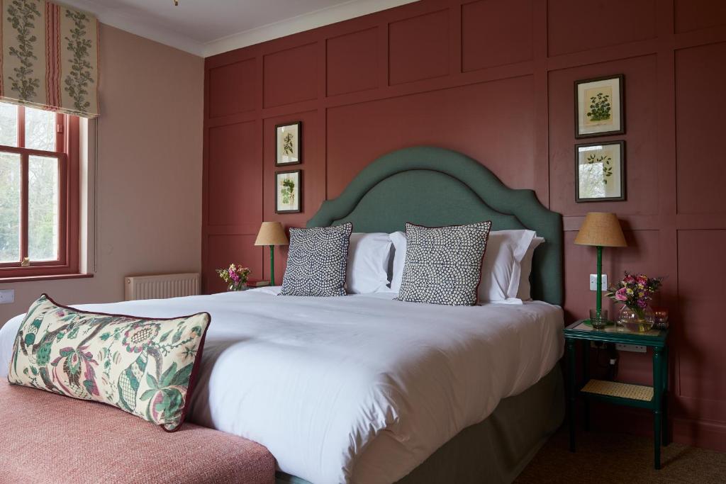 The Retreat Elcot Park - The Luxury Editor