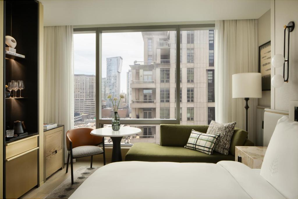 Best Luxury Hotels In Downtown Toronto 2026 - The Luxury Editor